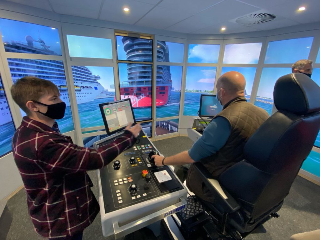 Realistic Training with Combined Tug & Main Bridge Simulators ...